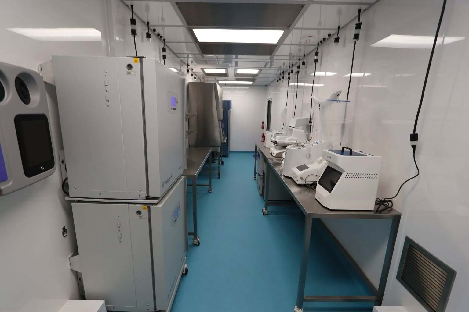 Advanced Therapy Mobile Cleanroom | bioGO® | Germfree