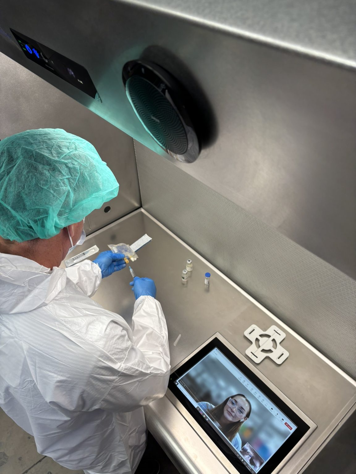 Smarthood™ | IV Workflow Hood